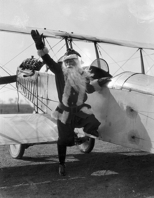Not even Santa Claus could resist the excitement over “Lucky Lindy” and ...