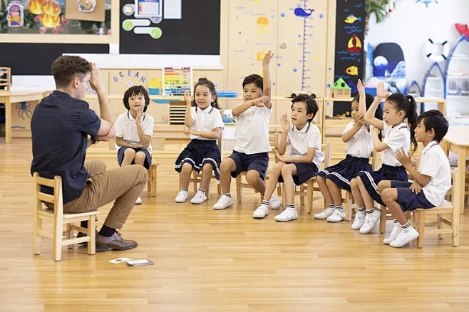 外教给孩子上英语课图片下载-花瓣网