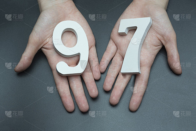 对于女性来说，数字是97。