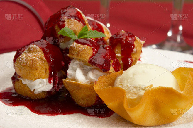 餐桌上的美味 profiteroles