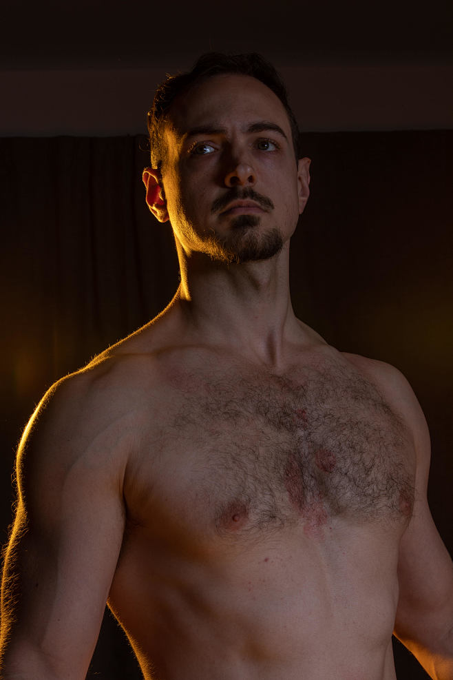 Reference-Pictures_Dramatic-Figure-Lighting-3463