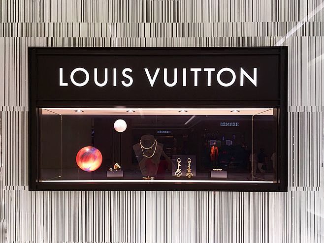 LV 橱窗 陈列-1