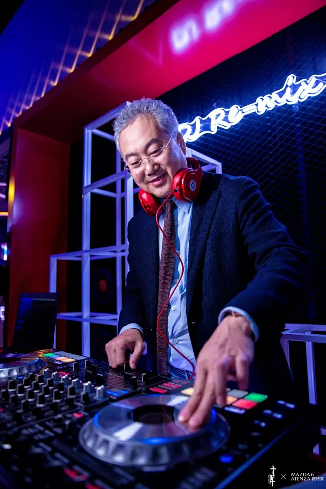 640 (1080×1620)图片_年会图片素材-花瓣网