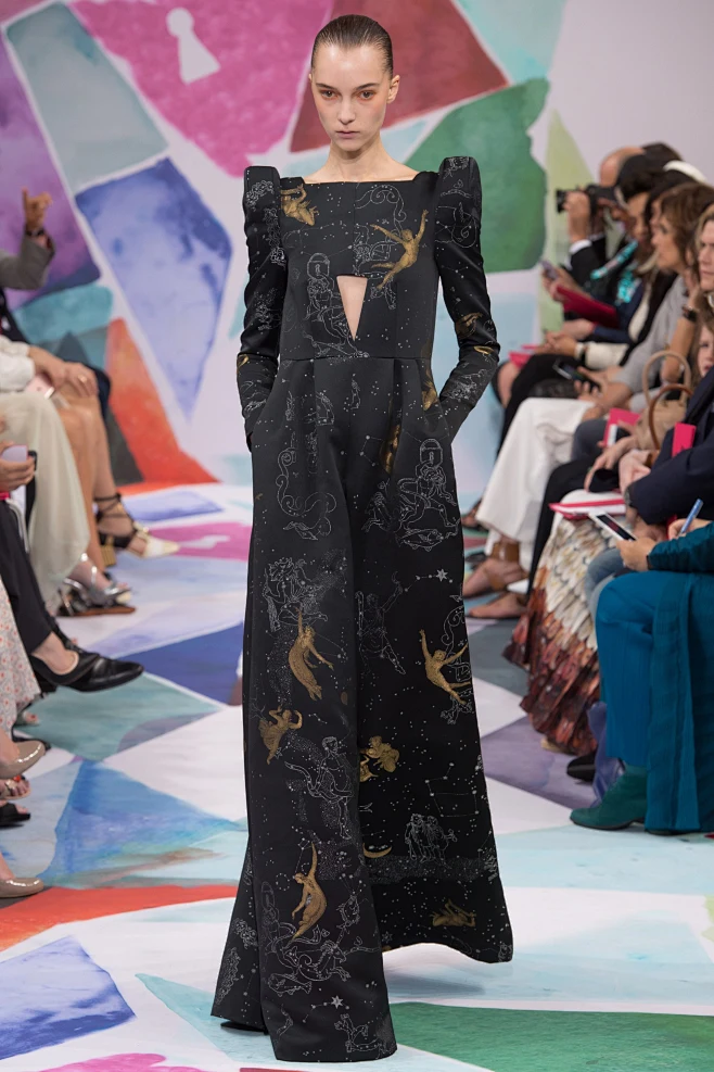 Schiaparelli Fall 2016 Couture Fashion Show : See the complete ...