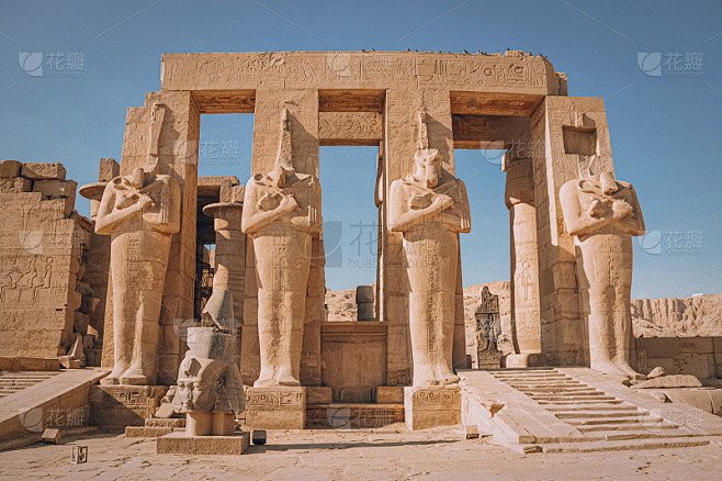 古埃及拉姆塞姆神庙遗址，公元前十三世纪法老拉美西斯二世的葬礼神庙，靠近现代城市卢克索