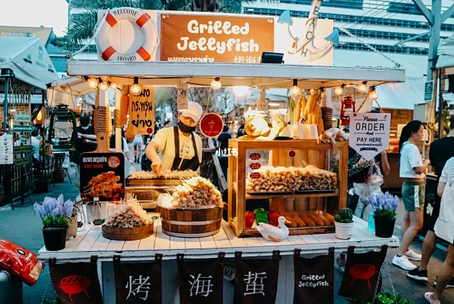 看看新开的JOOD FAIR 夜市