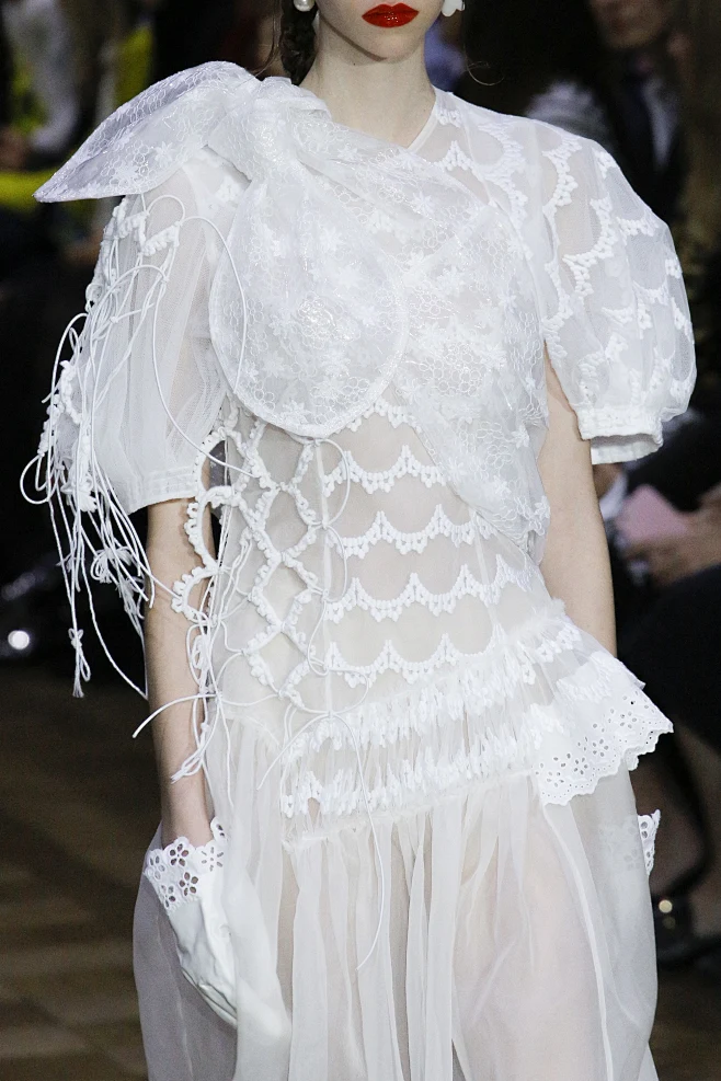 Simone Rocha Spring 2017 Ready-to-Wear Fashion Show Details - Vogue ...
