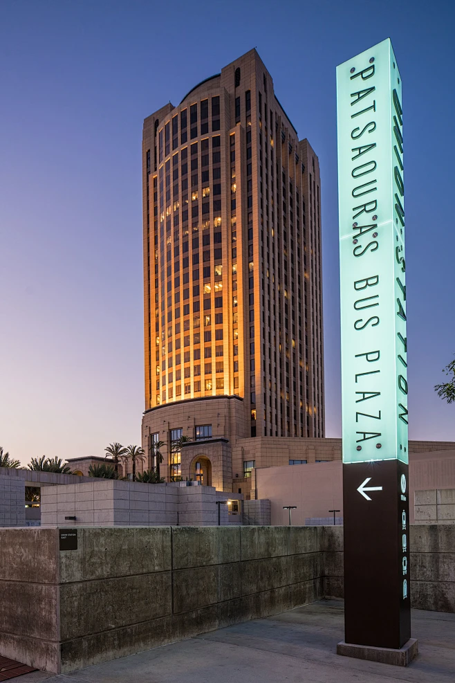 洛杉矶联合车站导视系统设计©Selbert Perkins Design图片_标识标牌图片素材-花瓣网