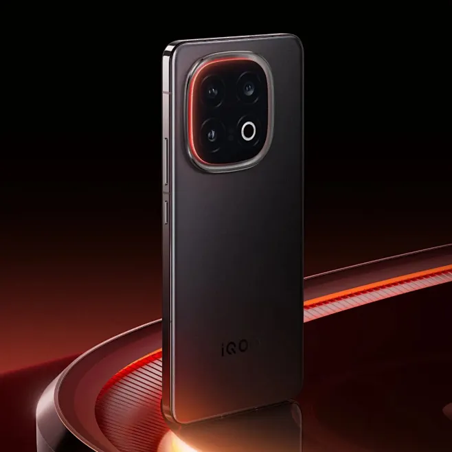 iQOO 13 color variants has been revealed whose are White, Green, Black ...