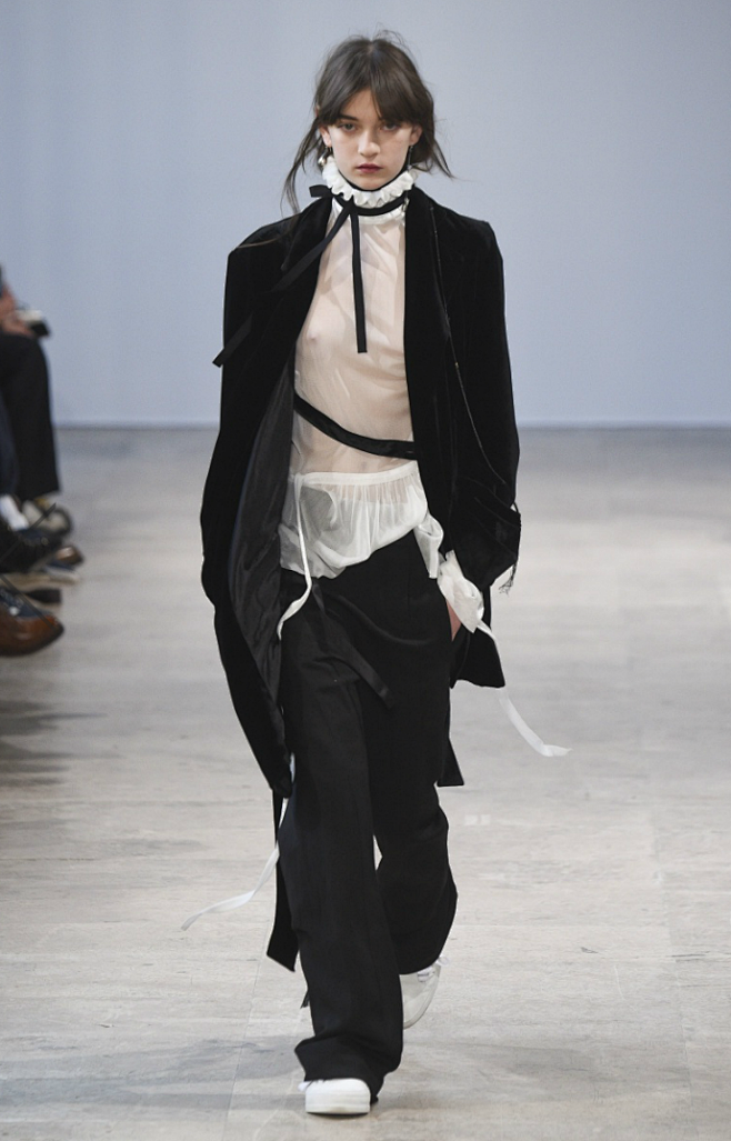 安-迪穆拉米斯特(Ann Demeulemeester)2017秋冬男装发布