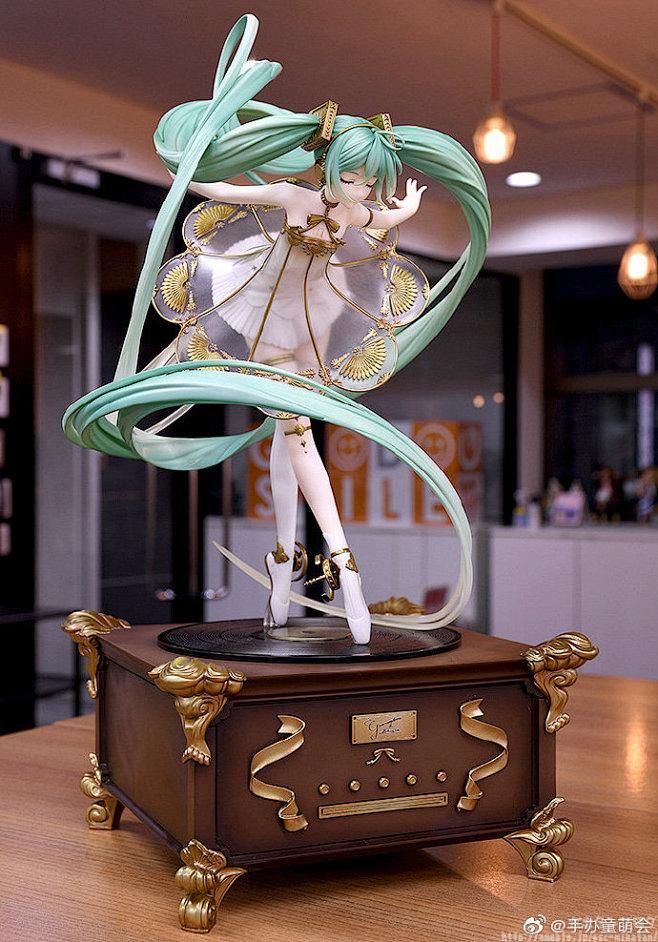 #新开预订# GSC 初音未来 miku 交响乐 5th Anniversary Ver Rella 原画（含音乐盒）详细请参考链接内描述 ...