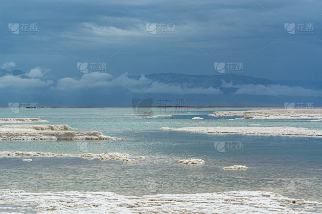 死海以下的世界最低盐湖，在豪华度假胜地Ein Bokek附近富含矿物质，是医疗、气候疗法、海疗和日光素材-花瓣网