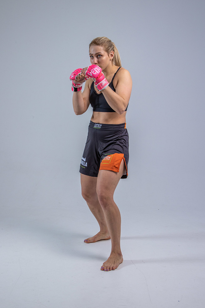 girl fighter action pose-692
