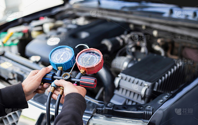 汽车空调检查服务，检漏，充注制冷剂。设备和仪表液冷在车由专业技术人员。