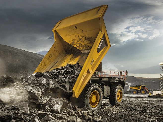 2019 Volvo R100E @NAN9_LOW