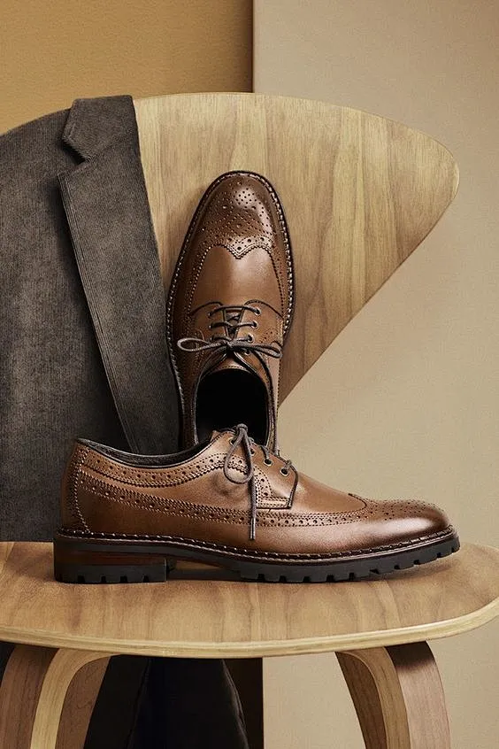 Classic Upgrade: Lugged soles keep your style grounded.-花瓣网