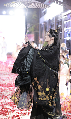 cosplay古风男-花瓣网|陪你做生活的设计师 | @成都临溪摄影 的个人主页 - 微博