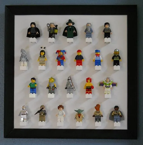 Lego mini-figure display This would be great to keep track of legos and ...
