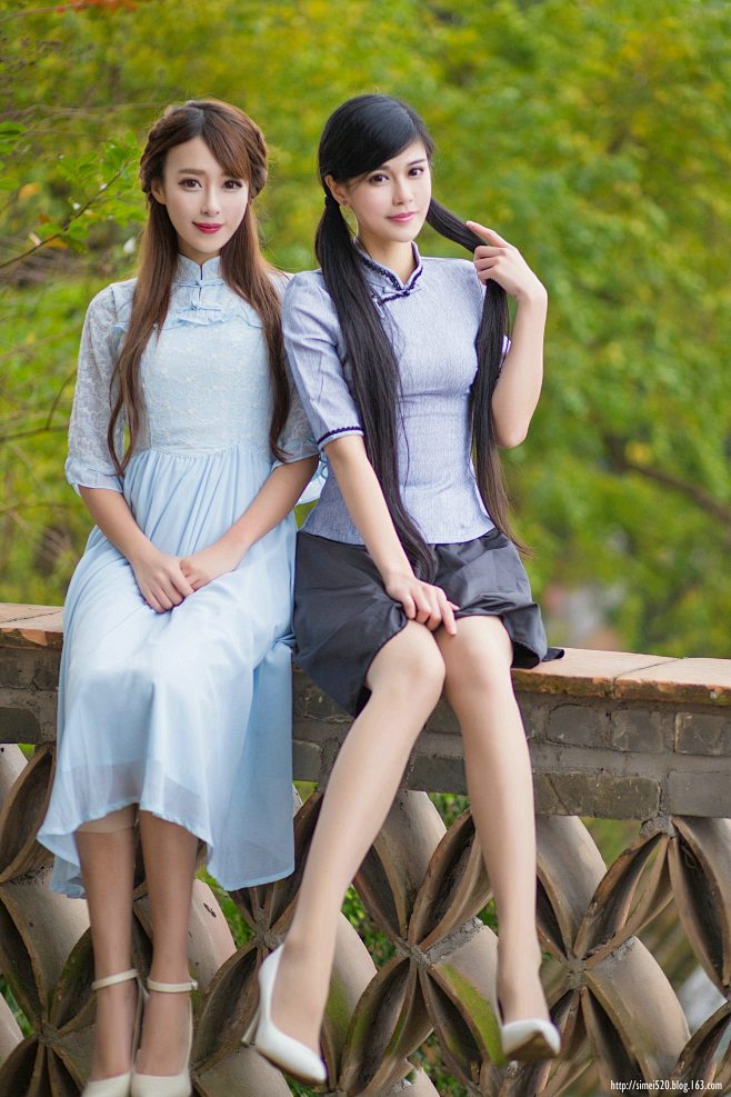 女性坐姿照片人体结构参考来自cgbook.cn (844)