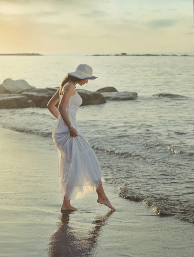 Girl and the sea by David Dubnitskiy on 500px-花瓣网