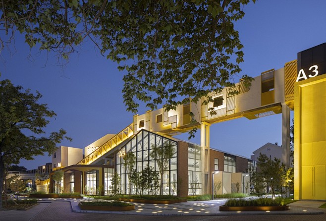 001-beijing-fashion-factory-courtyard-a-by-antistatics-architecture-960x651