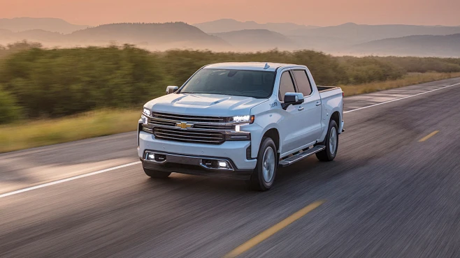 2019-Chevrolet-Silverado-花瓣网