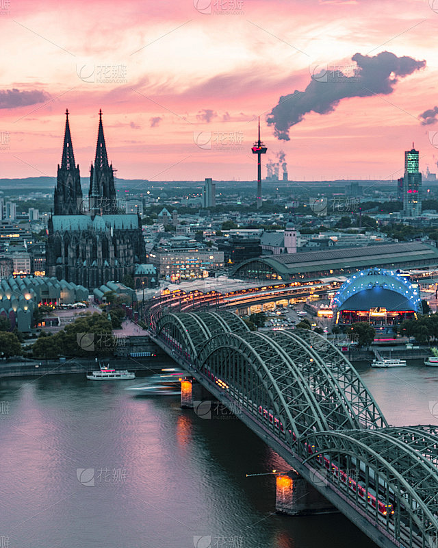 科隆德国城市天际线，日落时科隆天际线，科隆桥与德国大教堂欧洲