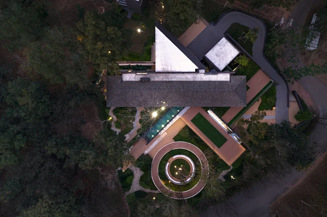 Diagonal House Chiangrai (I) The Landscape : Diagonal House ...