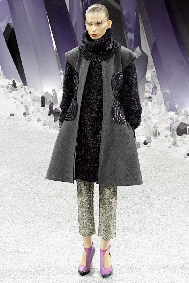 Chanel Fall 2012 Ready-to-Wear Fashion Show : The complete Chanel Fall ...