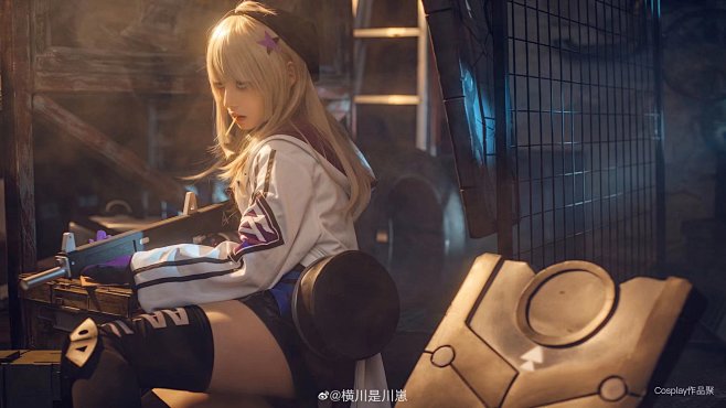 #少女前线# AA12 【像原始人那样动用武力实在太蠢了，身为先进的人形，就该用先进的方式解决问题。】 AA12：@横川是川崽