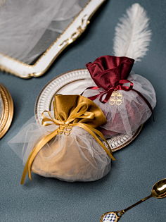 喜糖盒 MISS XIU婚品-花瓣网|陪你做生活的设计师 | 怪兽花花婚礼的微博_微博