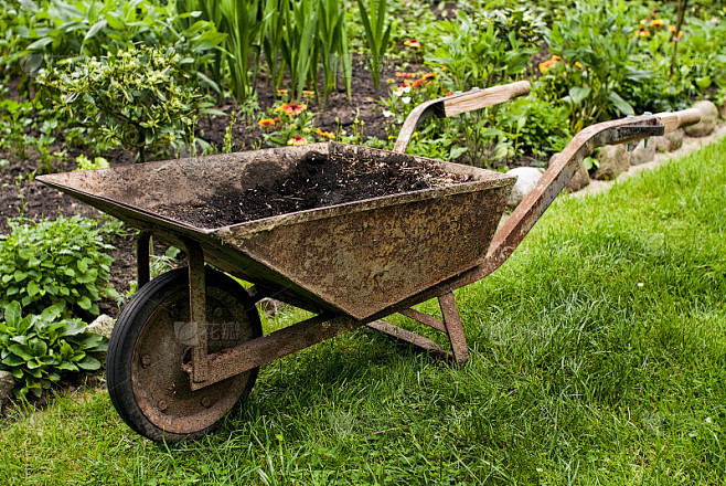gadren的旧独轮手推车