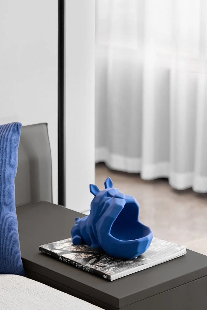 岳蒙：白+N色，简朴至极的高级！-室内设计-拓者设计吧图片_桌图片素材-花瓣网