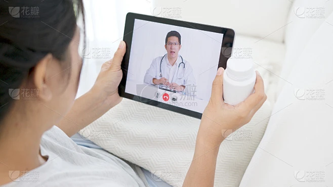 Telemedicine concept back view of asian woman vide素材-花瓣网