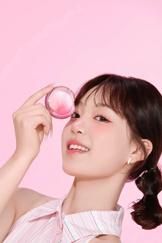 彩妆拍摄_甜得想不出文案_2_MALONE-花瓣网