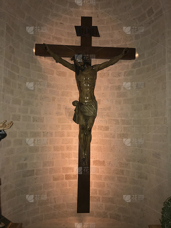 被钉在十字架上的基督像