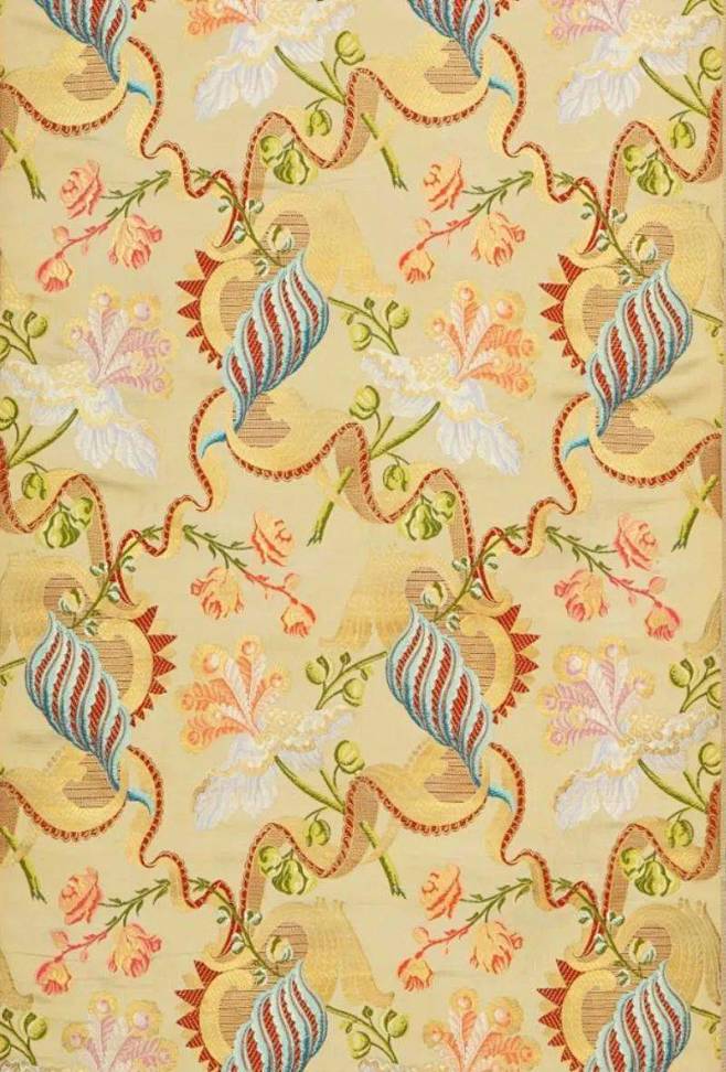 为了她，世界打通了一条专行道_故宫博物院 : 织锦是用染好颜色的彩色丝线，经提花、织造工艺织出图案的织物。周代的织锦花纹五色灿烂，技艺臻于成熟 ...