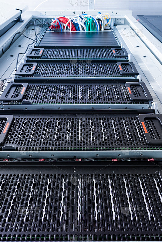 因特网数据中心的数据存储硬盘阵列