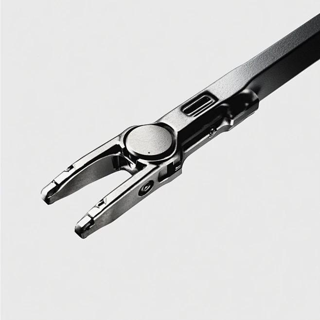 A mechanical clip with a metallic texture-花瓣网