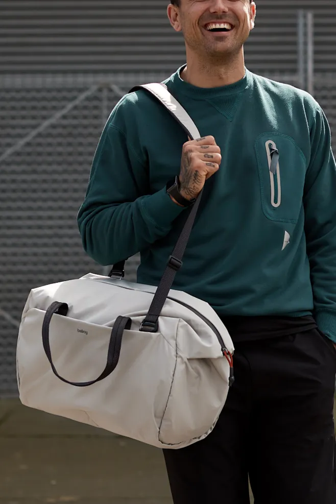 Lite Duffel | Flexible Lightweight Adventure Duffel Bag | Bellroy-花瓣网