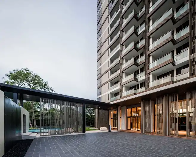 泰国芭堤雅baan plai haad豪华公寓入口区景观设计by trop -mooool设计-花瓣网