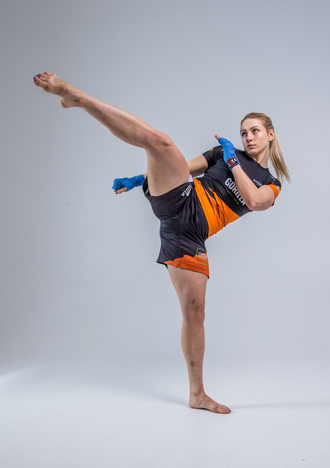 girl fighter action pose-436