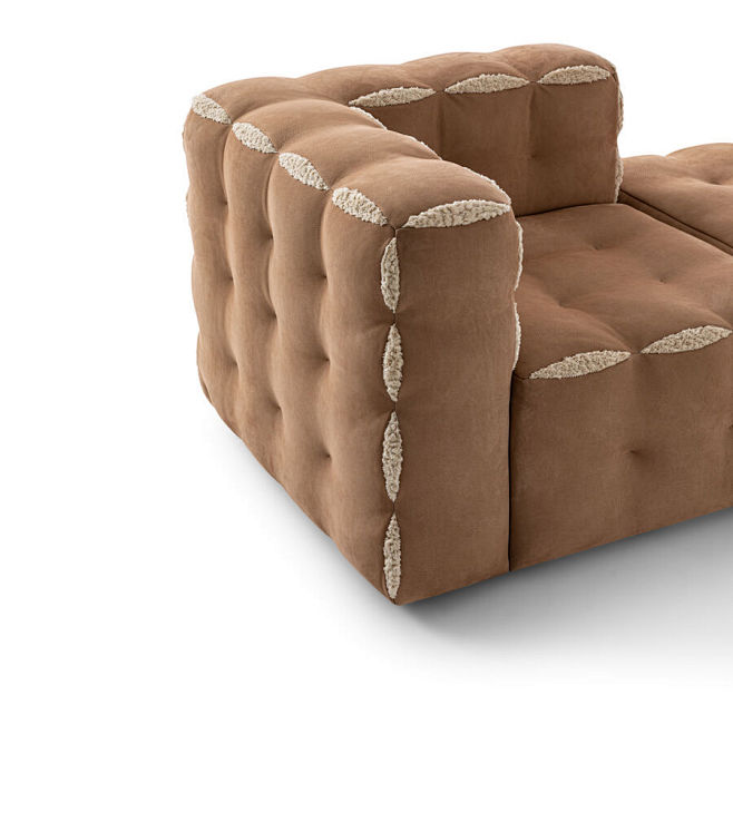 FUN FENDI CHAISE LONGUE_13