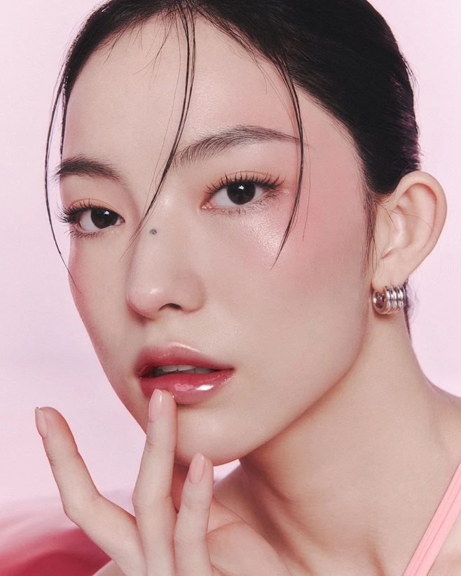 Photo by 3CE Stylenanda Official on March 02, 2024. May be a closeup of ...