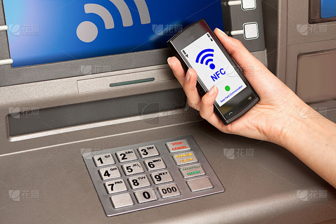 使用NFC终端的手机在atm机上取款