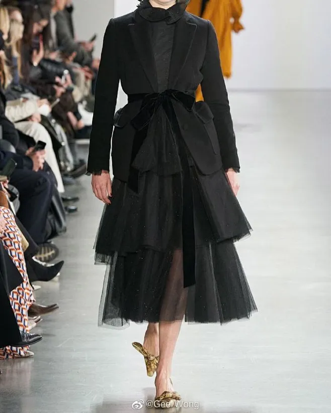 Miss & Lady Brock Collection RTW Fall 2020 hg时装插画超话 #灵感的诞生# -花瓣网