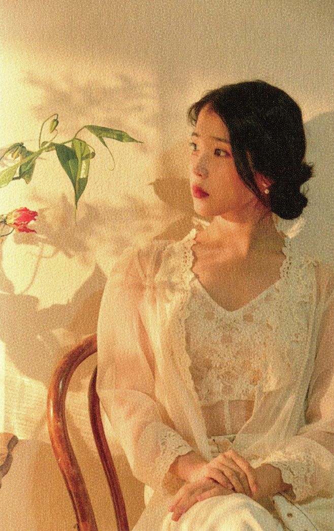 [cp]IU 油画里的女孩 [/cp]