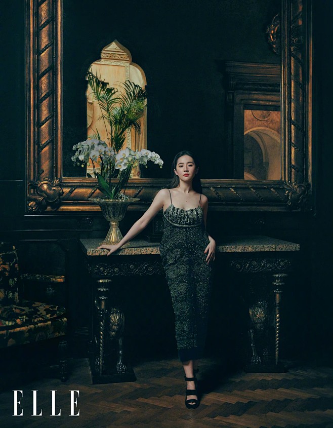 《ELLE》2023年9月金九封面-刘亦菲