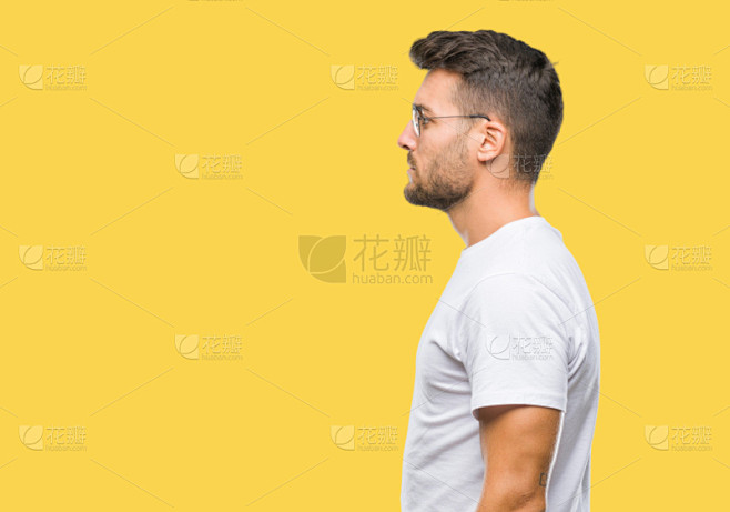 人的脸部,男人,信心,男性美,青年人,眼镜,分离着色,侧面像,放松,微笑