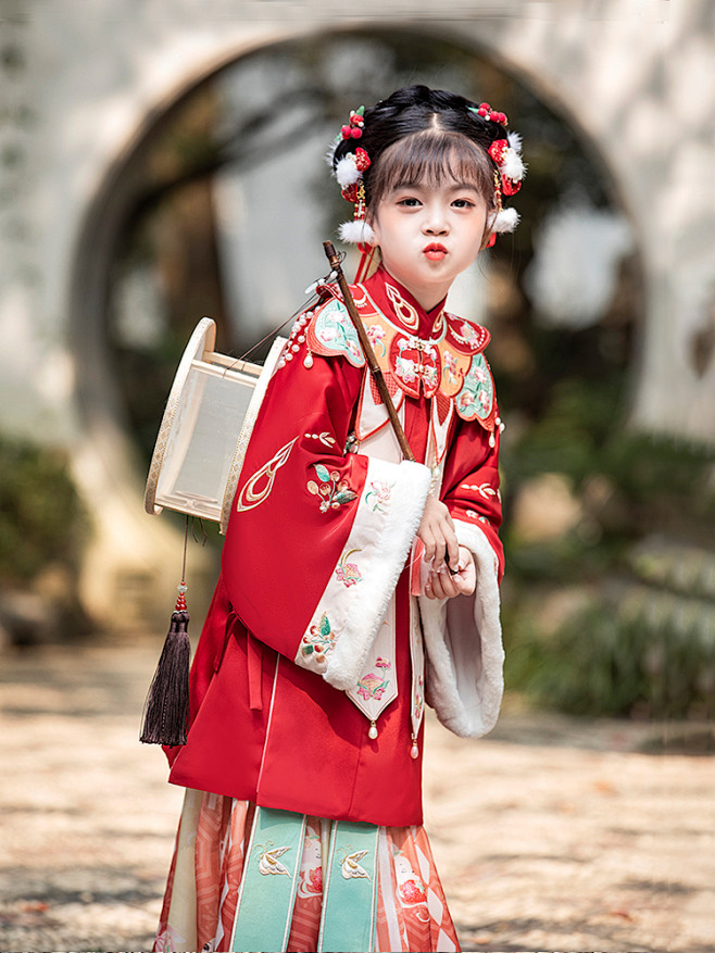 汉服女童冬装加厚加绒明制云肩套装